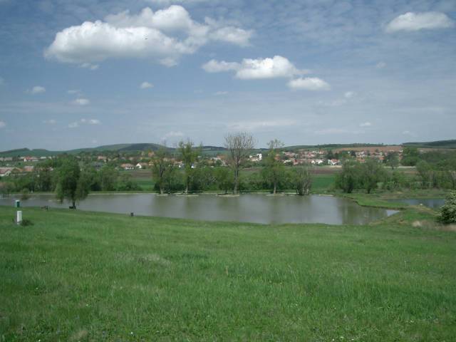 Panorámás építési telek horgásztó területén eladó! - Nézsa - Telek