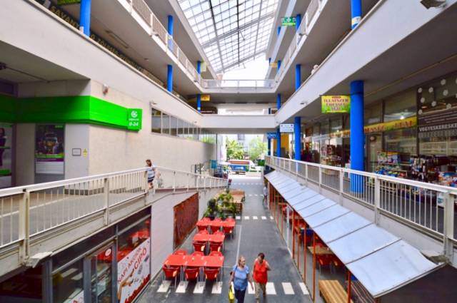 Eladó üzlethelység a Fény utcai piacon! - Budapest II. kerület ...