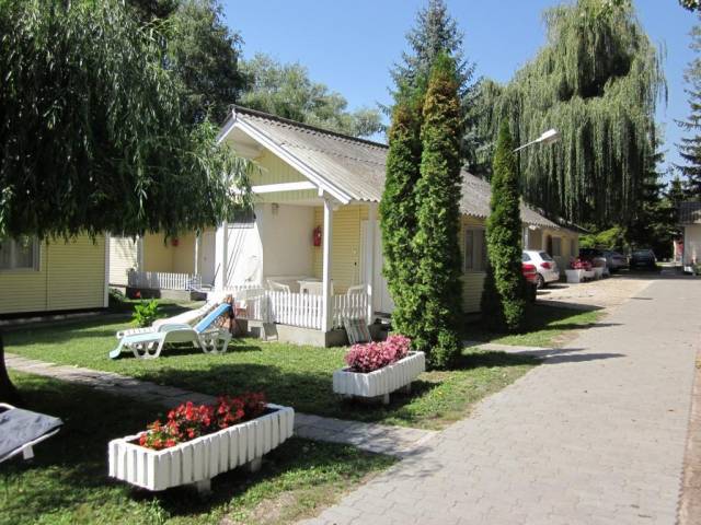 Balatoni vízparti üdülőingatlan - Balatonudvari - Balatonudvari - Eladó ...
