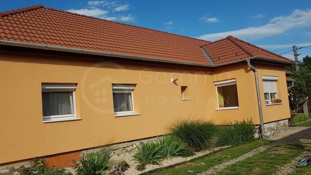 VARBÓN FELÚJÍTOTT HÁZ ELADÓ! - Varbó - Varbó - Ház