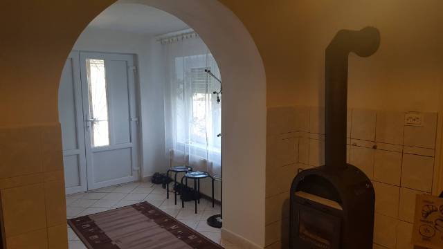 Hatalmas telekkel felújított kúria eladó - Tabdi, Kiskőrös, Buckadűlő 9 ...