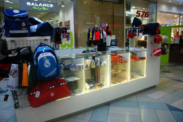 Árusító stand, vitrines pult (pláza stand) eladó - Budapest ...