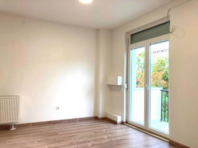 II.emeleti frissen felújított erkélyes tégla lakás eladó - Pécs ...