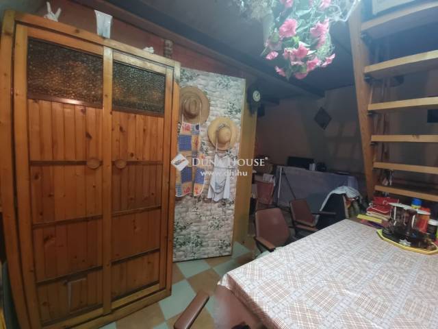 Nagykáta - Tápiószentmárton és Nagykáta között elhelyezkedő nyaraló ...