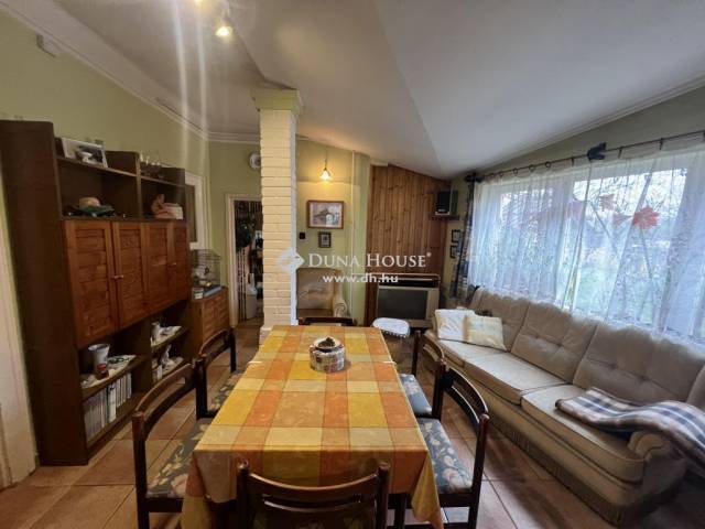 Tégla alapra épült - Sülysáp - Ház