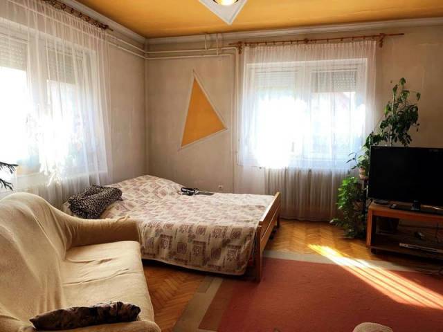 Veres Péter kerti, téglaépítésű ház eladó - Debrecen - Ház
