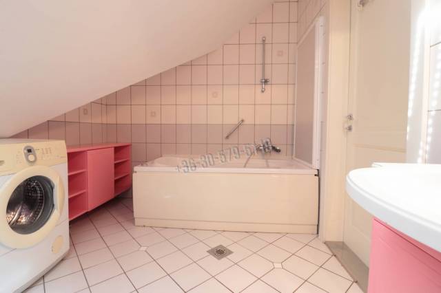 Eladó Tégla lakás, Orosháza, Belváros, 72nm - Orosháza, Belváros - Tégla lakás