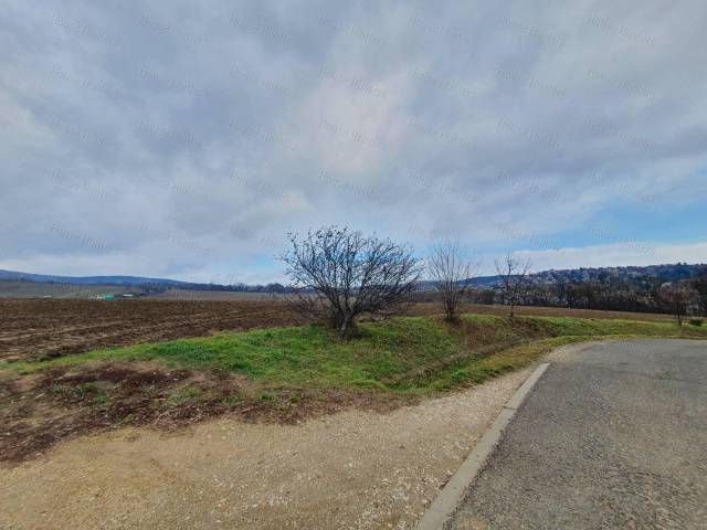 Eladó panorámás telek Ürömön - Üröm - Telek