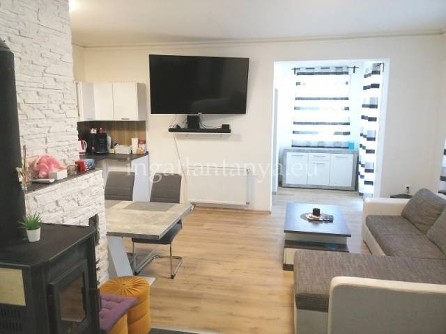 SOROKSÁRON FELÚJÍTOTT HÁZ NAGY TELKEN ELADÓ! - Budapest XXIII. kerület ...