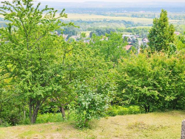 Pomáz Messelia részén gyönyörű örök panorámás közművesített lakóövezeti ...