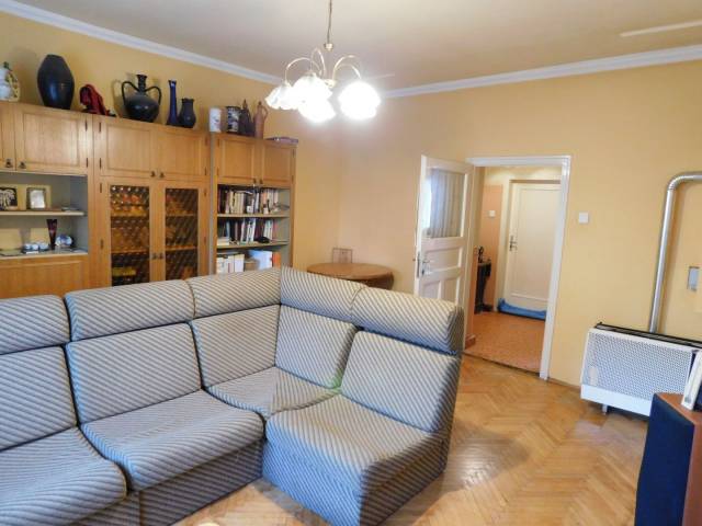 Biharikertben, 95 m2-es, 2+1 szobás, étkező konyhás, iker jellegű ...