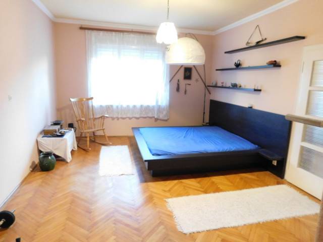 Biharikertben, 95 m2-es, 2+1 szobás, étkező konyhás, iker jellegű ...