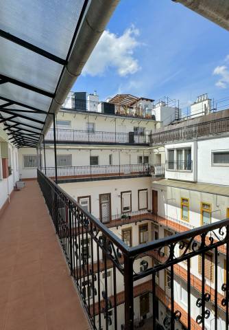 Eladó 40 m2-es téglalakás Budapest XIII. kerület, Radnóti Miklós utca ...