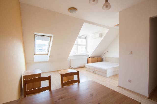 XIII.ker., Angelus-házban (Csángó utca) egyszobás lakás kiadó ...