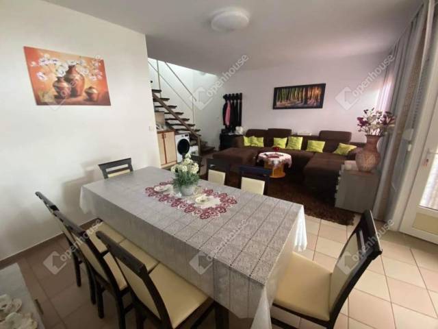 Siófokon eladó 100 m2 2 szintes sorházi lakás!, Balatonkiliti - Siófok ...