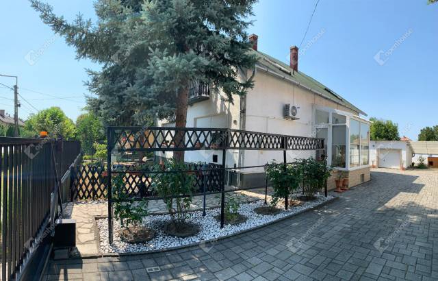 Siófok Kiliti városrészében remek elosztású családi ház eladó ...