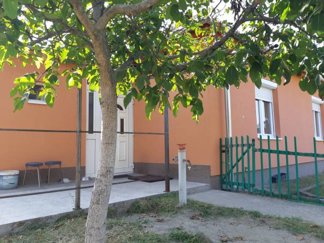 A CSALITOS LAKÓPARKNÁL ELADÓ EGY ÖNÁLLÓ CSALÁDI HÁZ - Budapest XXI ...