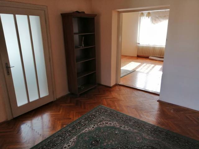 KIADÓ CSALÁDIHÁZ - Cegléd, 2700 Cegléd Pesti út 68 - Kiadó szoba, Lakótárs