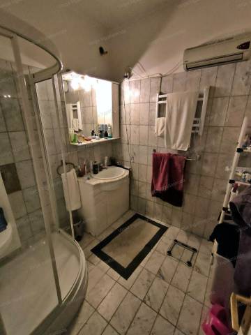 Ház medencével és kerti tóval, a belváros peremén - Sopron, Lehár ...