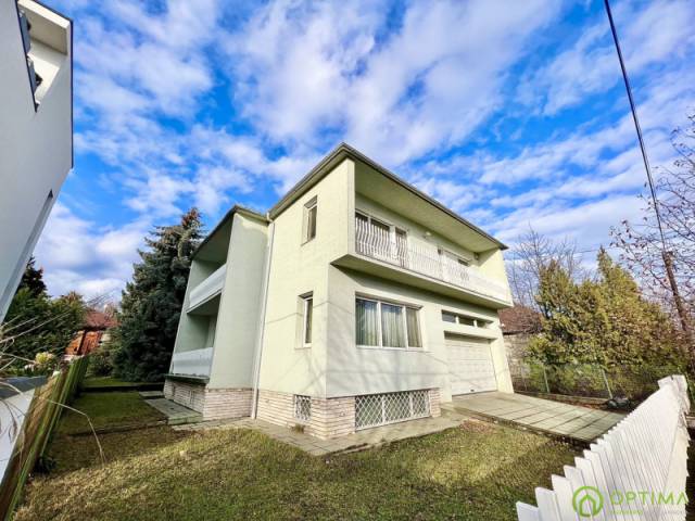 Eladó 360 m2-es családi ház Budapest XI. kerület, Sasad-Sashegy XI. ker., Sasad - Budapest XI ...