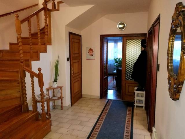 Debrecen, Hatvan utcai kertben két szintes 160nm-es ikerház eladó ...