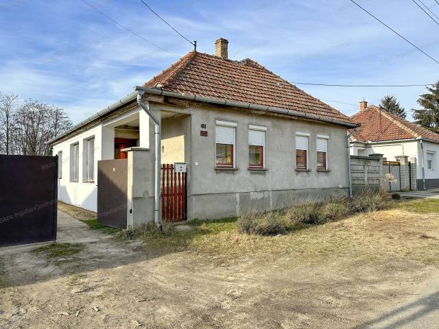 Borotán dupla portás, 132 nm-es családi ház eladó - Borota - Ház