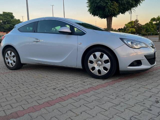 Eladó Opel Astra GTC 2.0 - Budapest XV. kerület - Autó