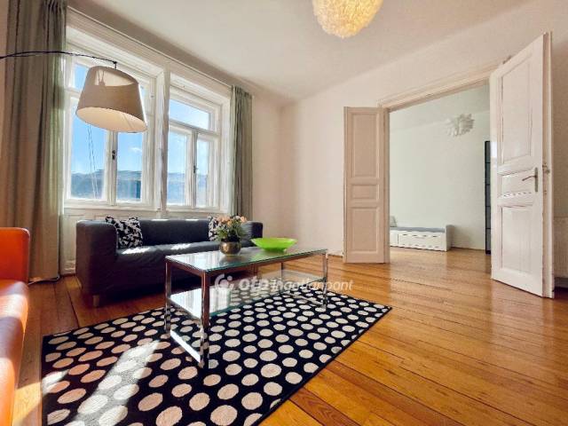 Eladó Lakás, Budapest 7. ker. - Budapest VII. kerület, Thököly út - Ház