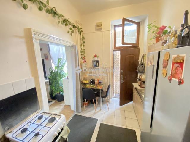 Angyalföld Városligethez közeli részén KERTKAPCSOLATOS garzon ...