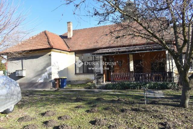 Eladó ház, Monor - Monor, Mátyás király utca - Családi ház
