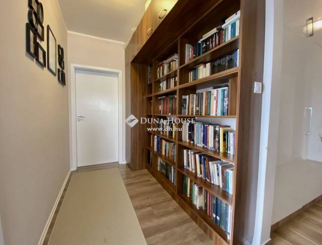 Pécs-Mecsekoldalon felújított, 3 szobás lakás eladó - Pécs, Fejér Lipót ...