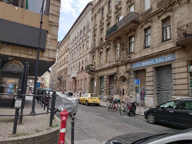 Eladó Lakás, Budapest 7. ker. - Budapest VII. kerület - Ház