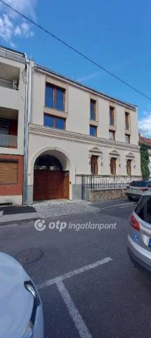 Eladó Lakás, Pécs - Pécs, József utca - Eladó ház, Lakás
