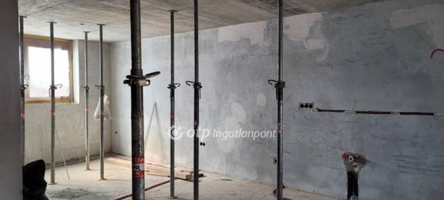 Eladó Lakás, Pécs - Pécs, József utca - Eladó ház, Lakás