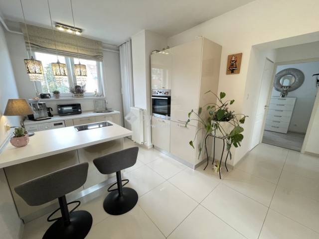 Eladó lakás, Budapest 3. ker. - Budapest III. kerület, Folyondár utca - Ház