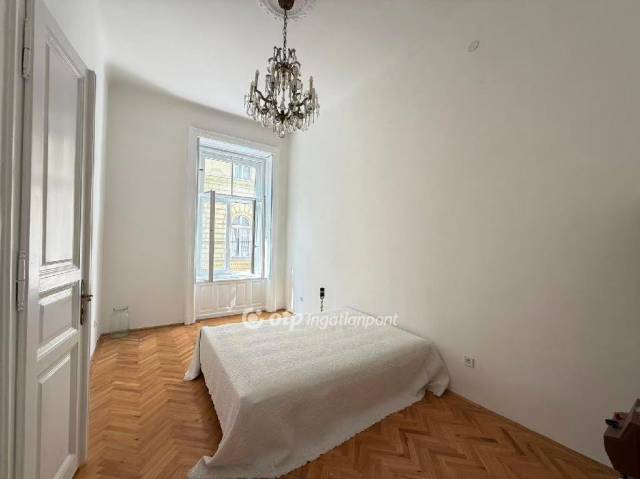 Eladó Lakás, Budapest 7. ker. - Budapest VII. kerület - Tégla lakás